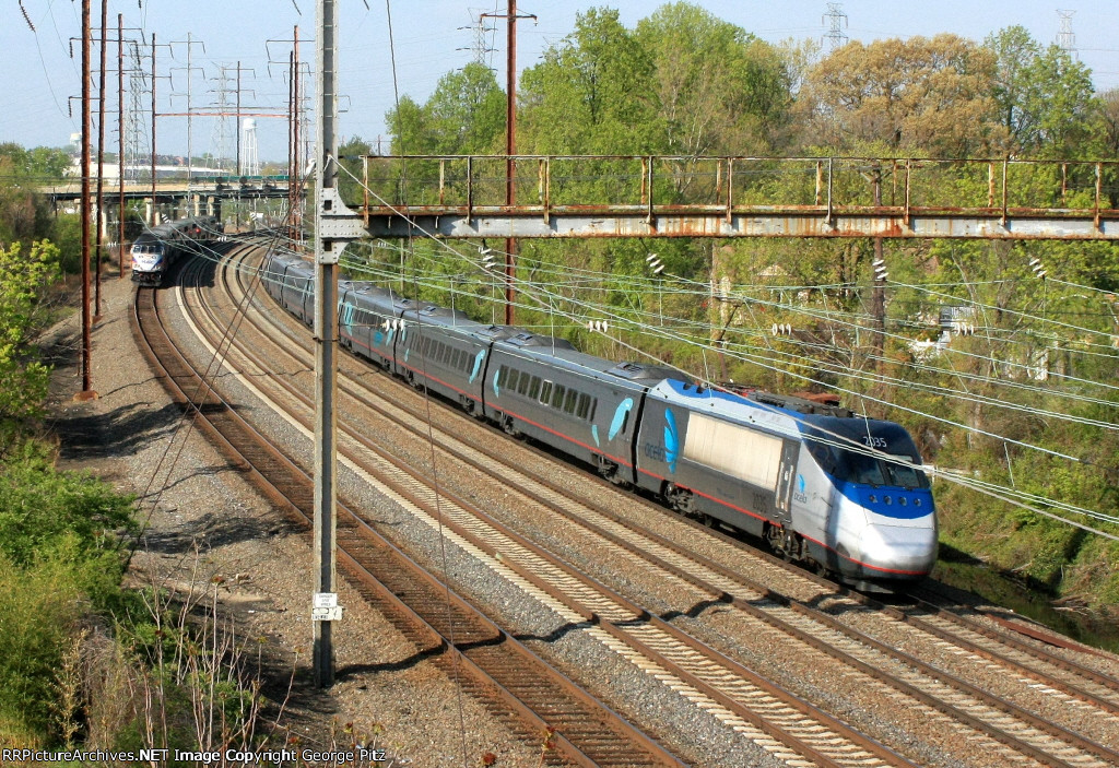 Amtrak train 2107(24) meets MARC train 610(24)